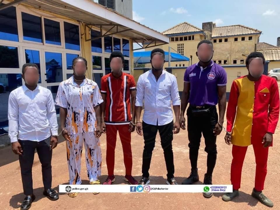 Police Crack Down on QNET Ponzi Scheme, Arrest 487 Suspects in Kumasi ...
